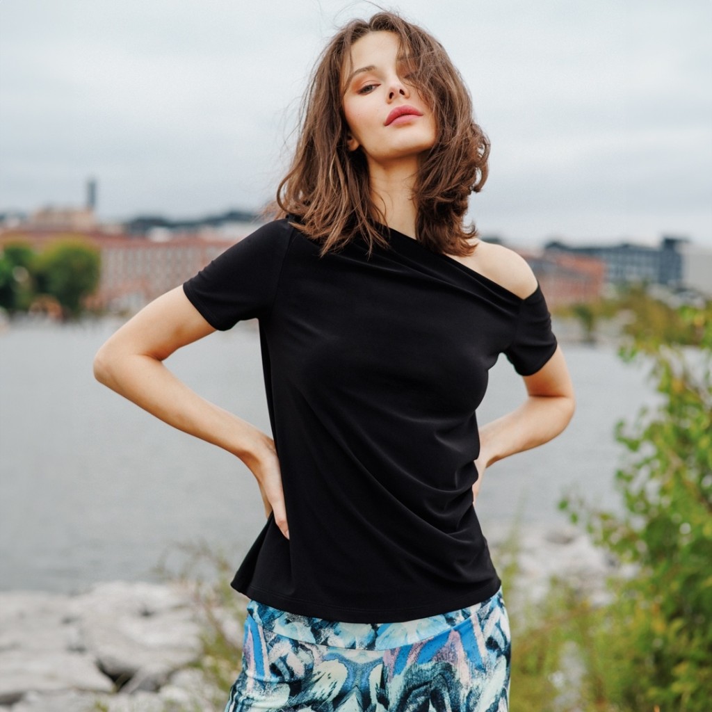 Angular Neck Line Soft Knit Short Sleeve Top - Fashion Faze